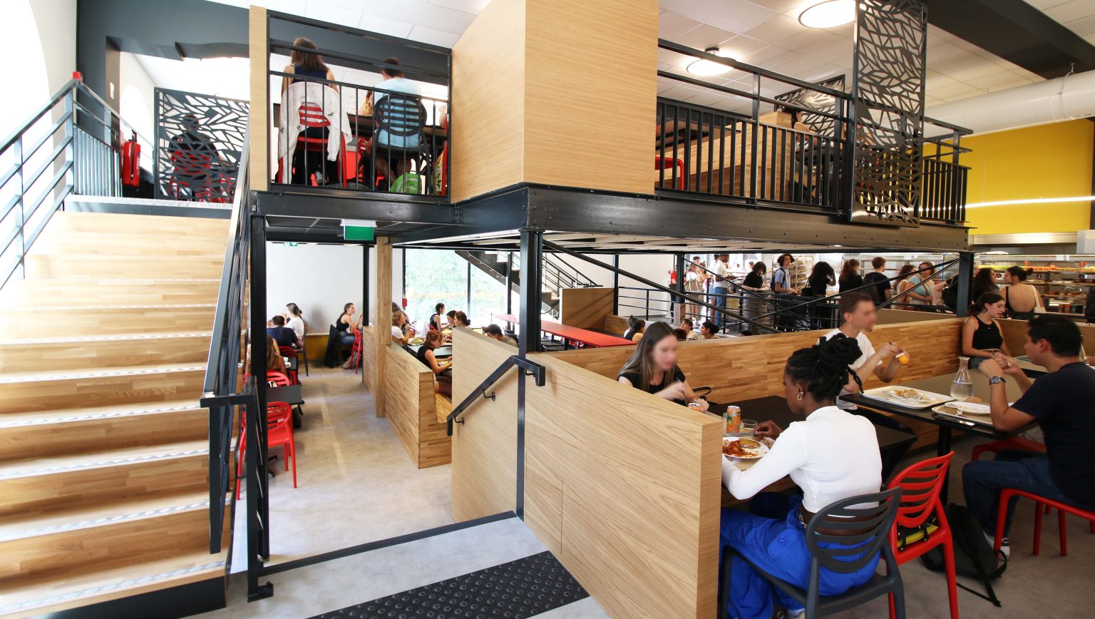 Tarifs sociaux et offre de restauration variée au Crous Clermont ...